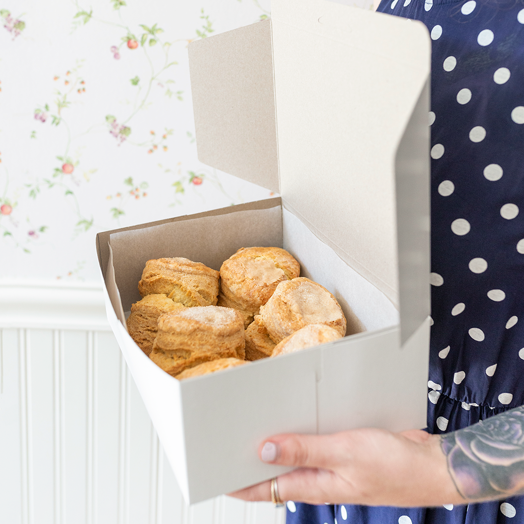 Order Tea & Scone Boxes– Kitten and the Bear